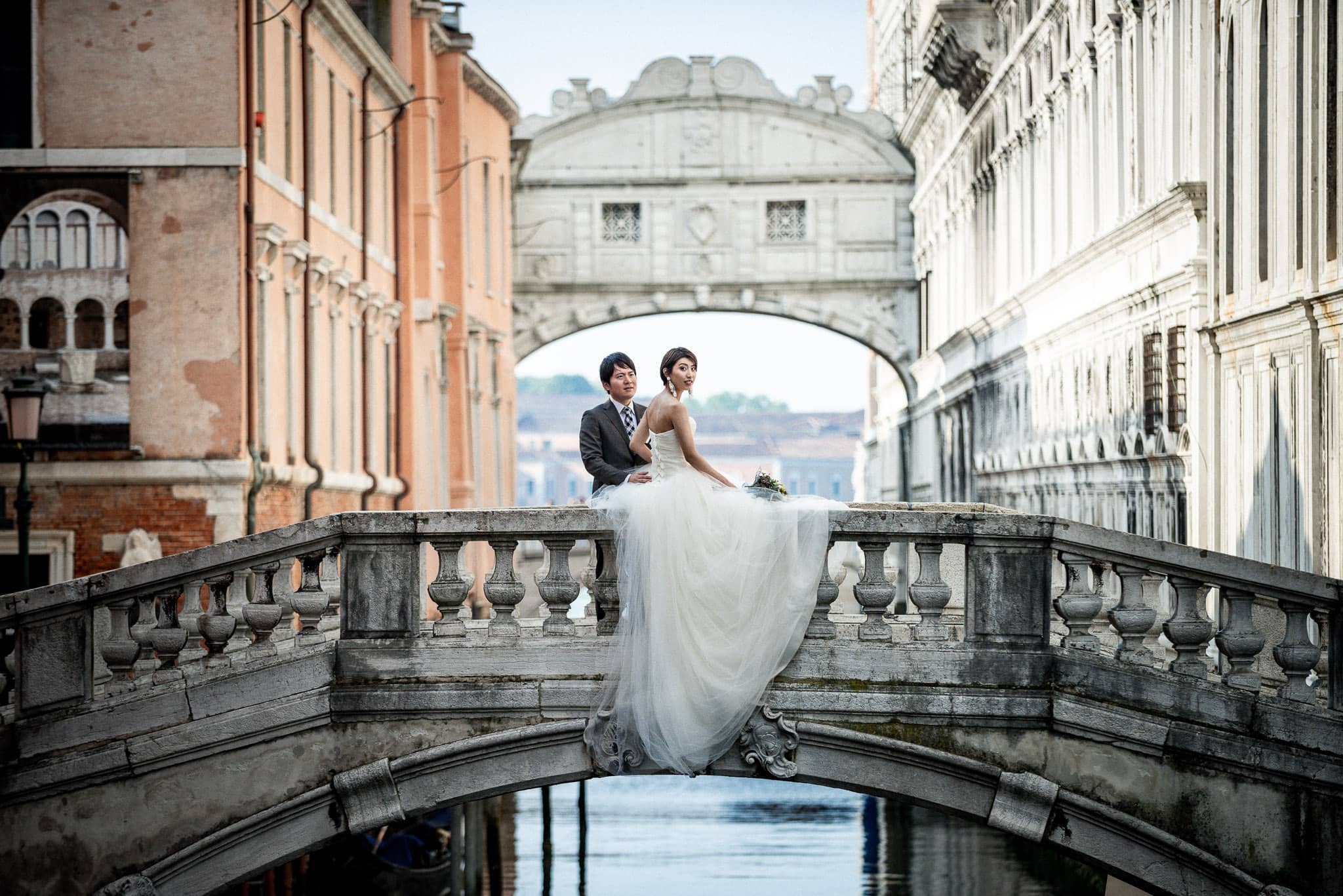 Wedding portrait in Venice by Tomasz Budzyński | Fstoppers