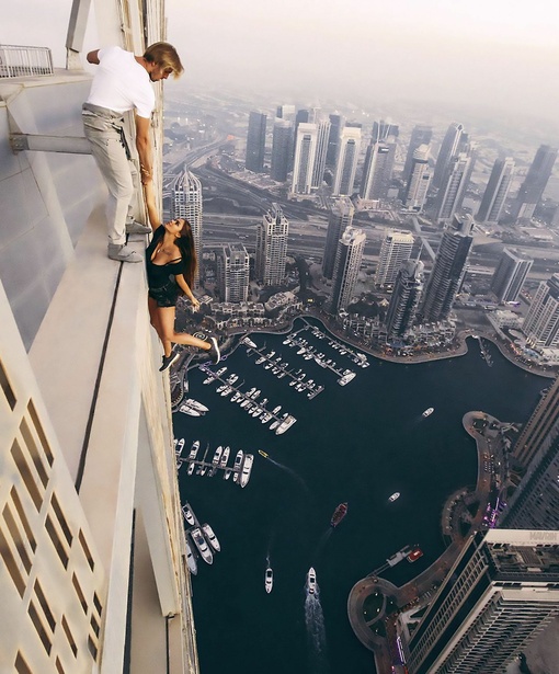 This Model Dangled Over a 1,000 Foot Drop Without Safety Equipment for ...