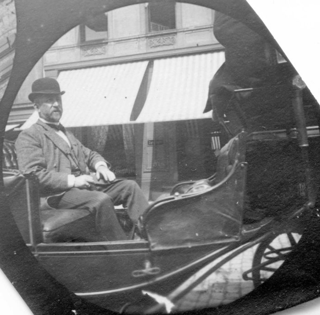 1890s Candid Street Photography Taken With a Spy Cam | Fstoppers