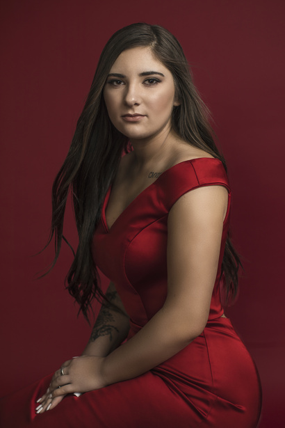 Faking a High End Portrait Backdrop With Texture Overlays | Fstoppers