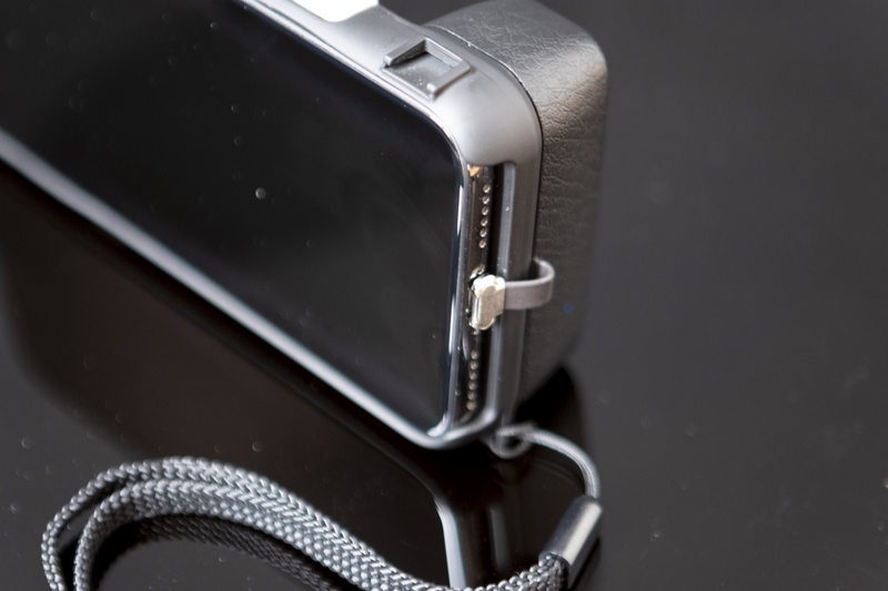 Fstoppers Reviews the SHUTTERCASE Pro Camera Handle for Moment Lenses ...