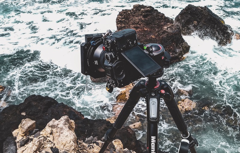 A Beginner Photographer’s Guide to Choosing the Right Tripod for Your ...