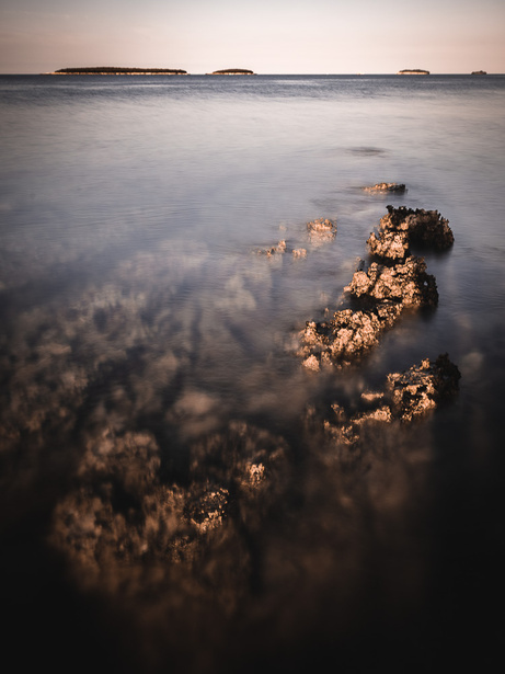 What’s the Right Shutter Speed for Photographing the Sea? | Fstoppers