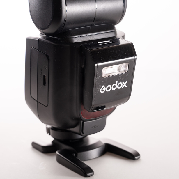 The Godox V1Pro Review: The Best On-Camera Flash Finally Gets Updates ...