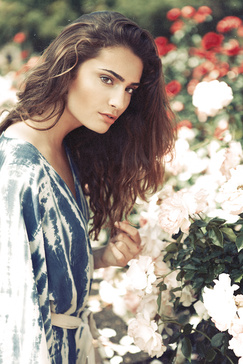 Taking the Next Step Forward: Working With Modeling Agencies | Fstoppers