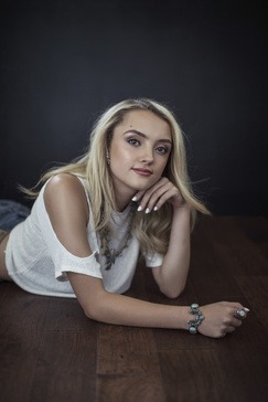 Easy Ways to Use Backlighting in Studio Photography | Fstoppers