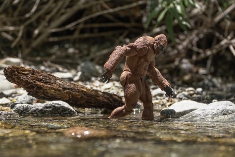 Photographer Captures Intriguing Images of Horror Film Action Figures ...