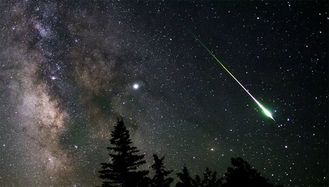 Time-Lapse Photographer Captures Stunning Meteor Explosion While Fast ...
