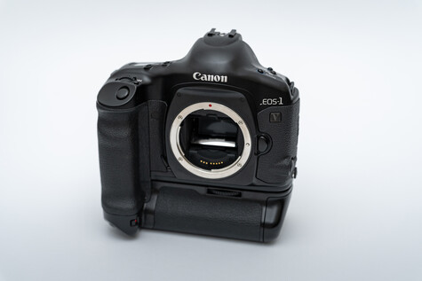 10 Incredible 35mm Film Cameras Worth Buying in 2025 | Fstoppers