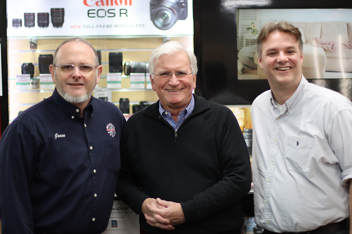 Remember Your Local Photography Store This Holiday Season | Fstoppers
