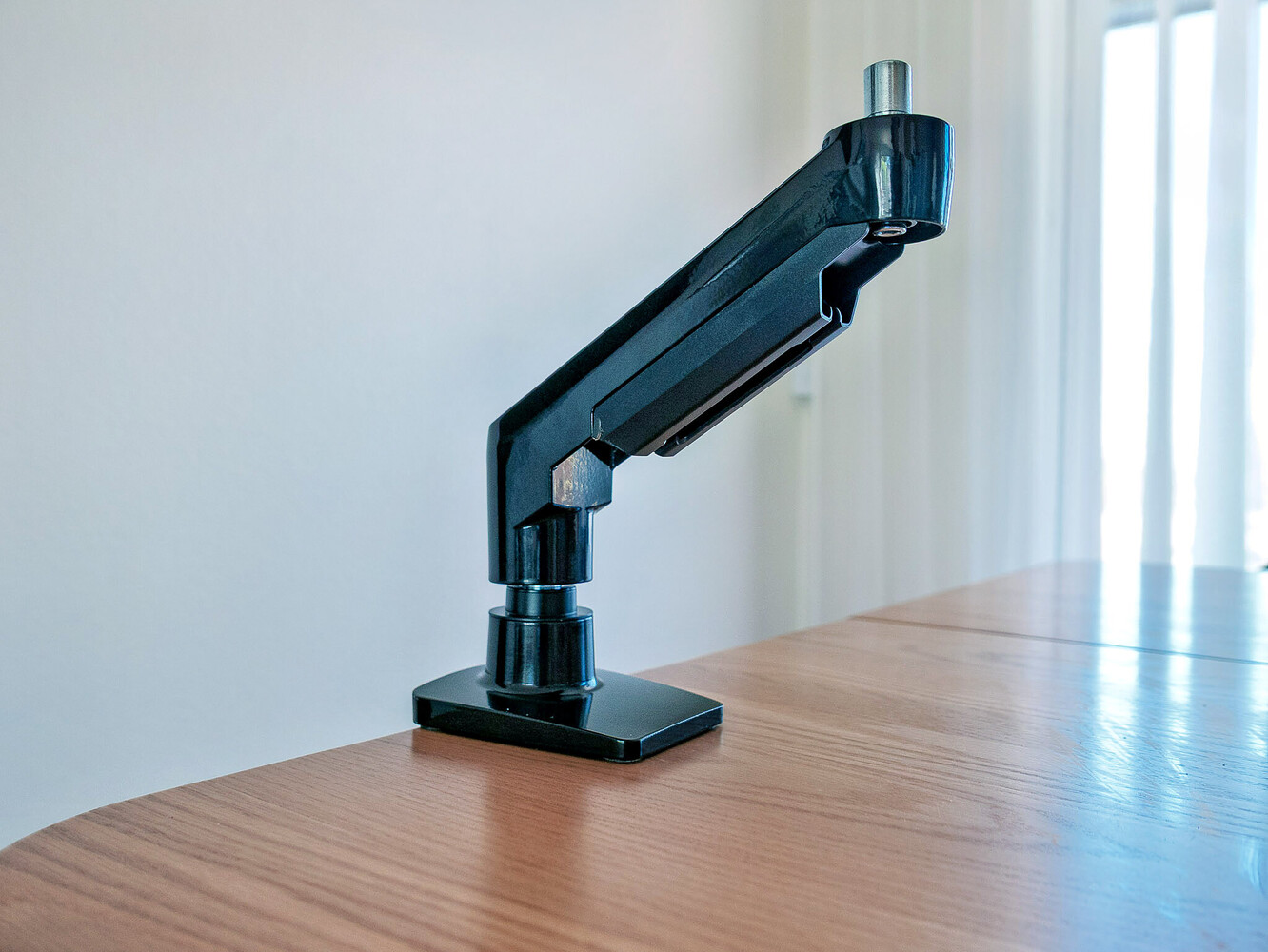 HUANUO FlowLift Monitor Arm: Budget-Friendly Desk Upgrade | Fstoppers
