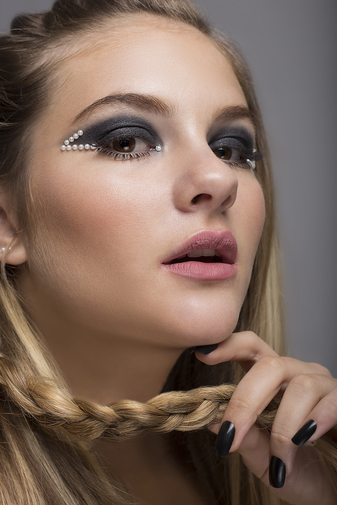 Georgia Schofield - HouseCatStudio • Fabian Artunduaga on Fstoppers