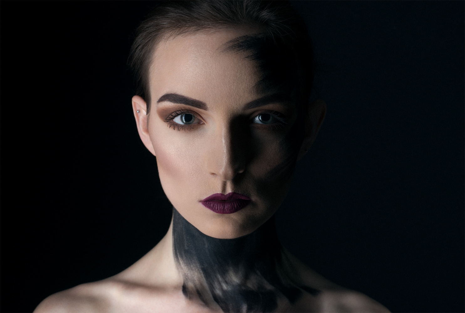 In the arms of a raven - Dawid Bukowski on Fstoppers