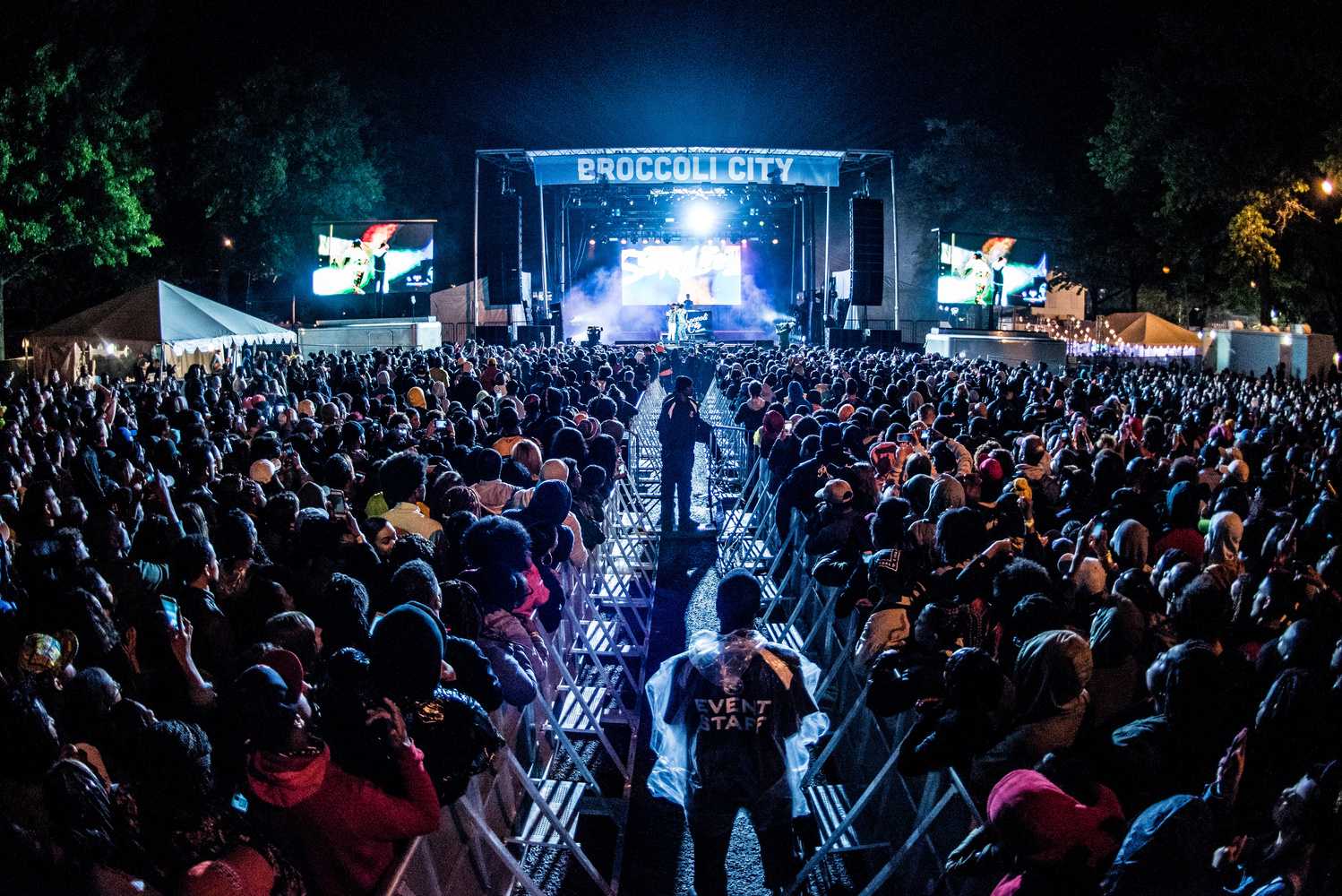 "The Wide Angle Crowd Shot" - Ben Esakof on Fstoppers