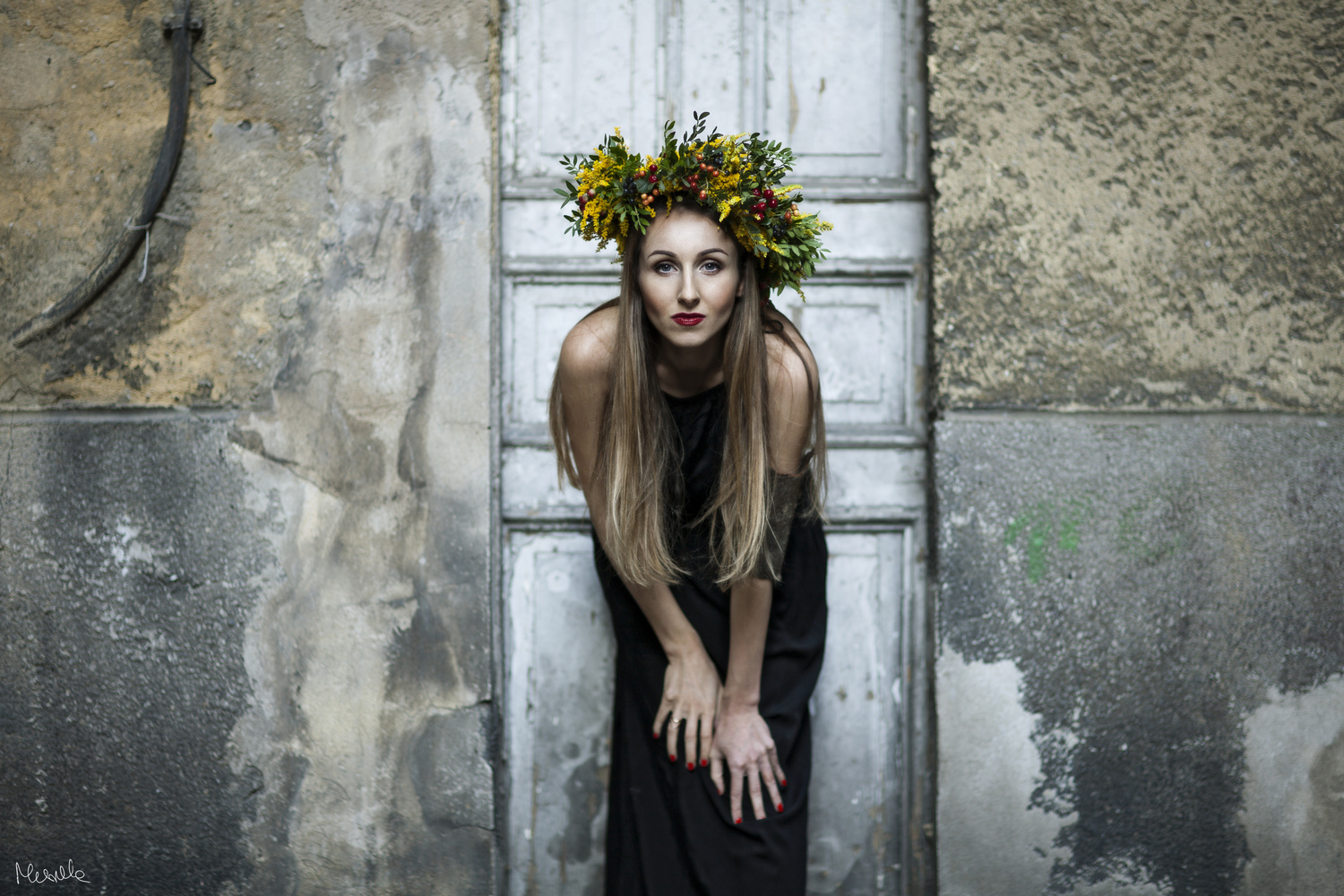 Natalia in a crown of flowers - Aleksandra Musiaka on Fstoppers