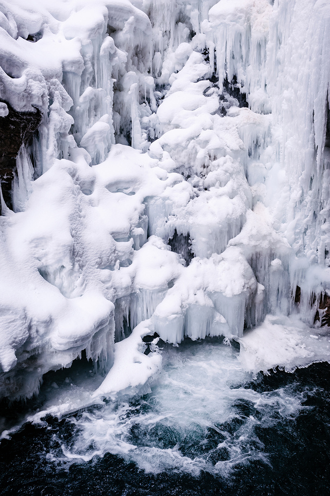 Frozen waterfall - Landscape and Nature Photography on Fstoppers