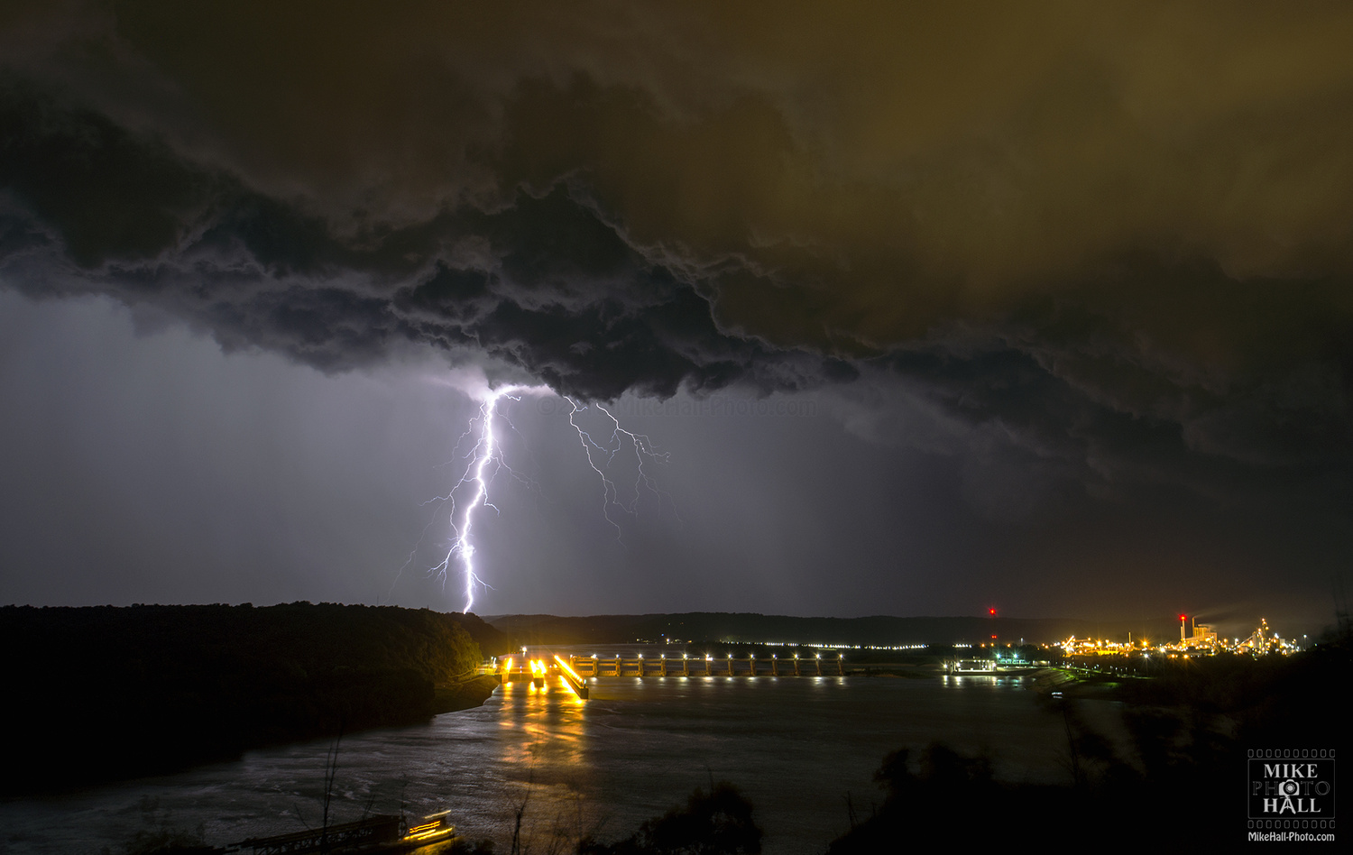 Dam Lightning - Mike Hall on Fstoppers