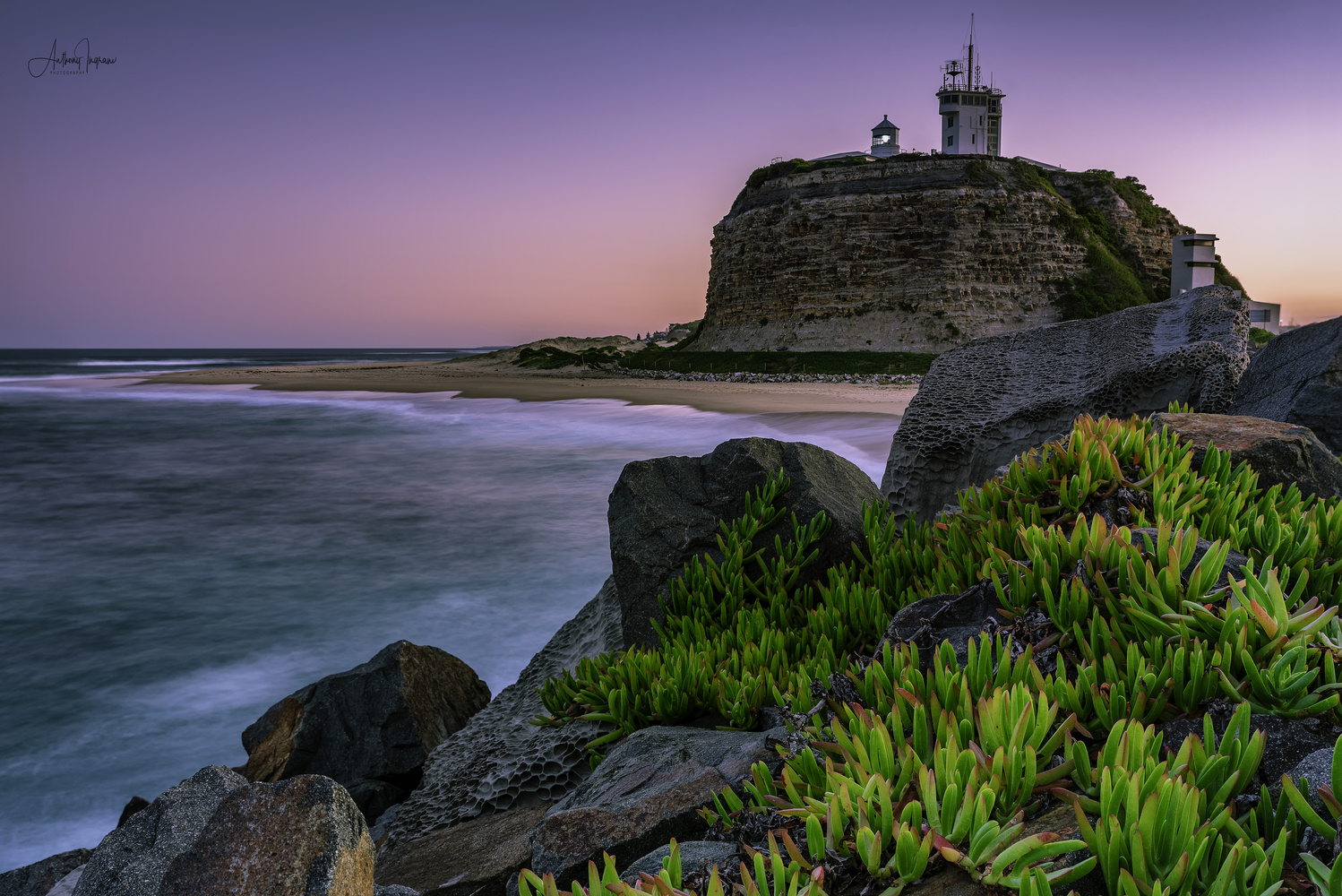 Nobby's Lighthouse - Anthony Ingram on Fstoppers