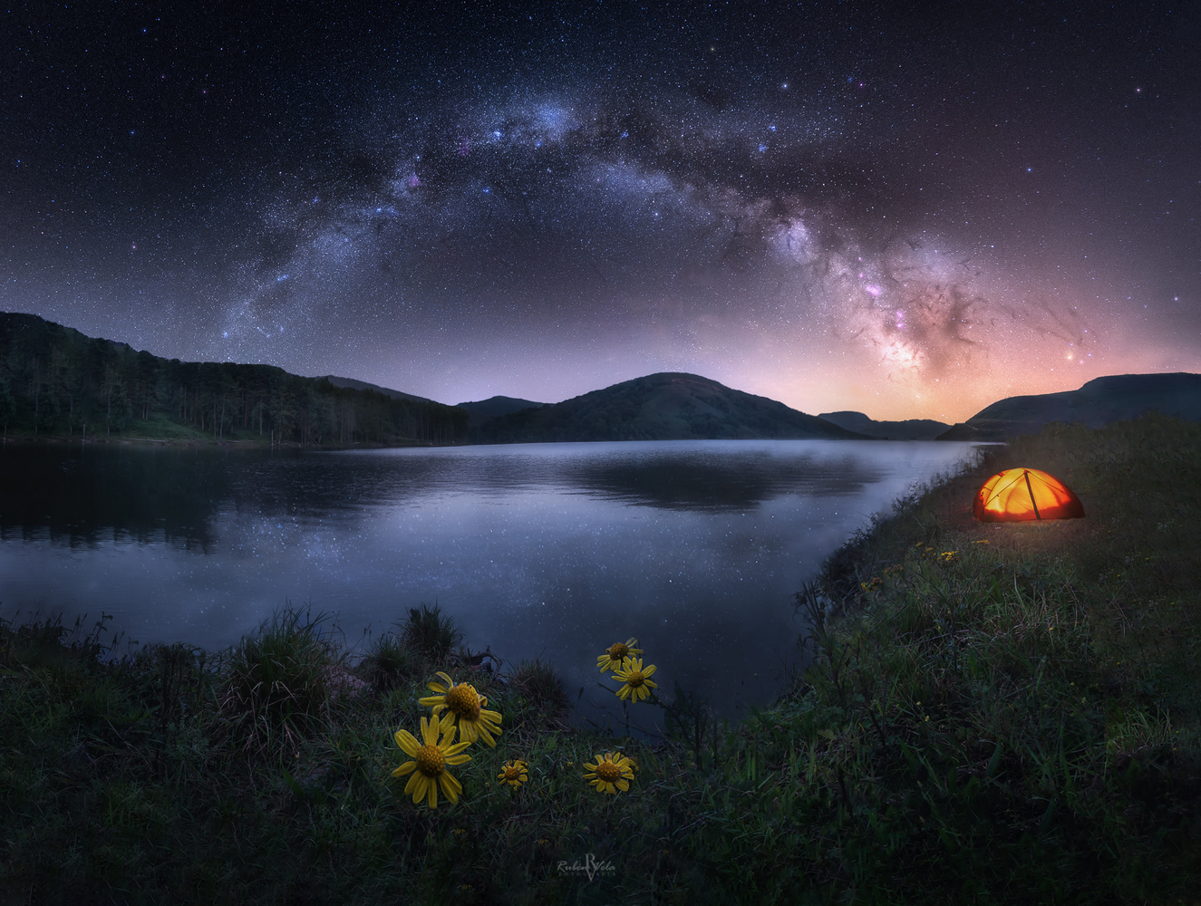 Happiness under night by Rubén Vela Martín | Fstoppers
