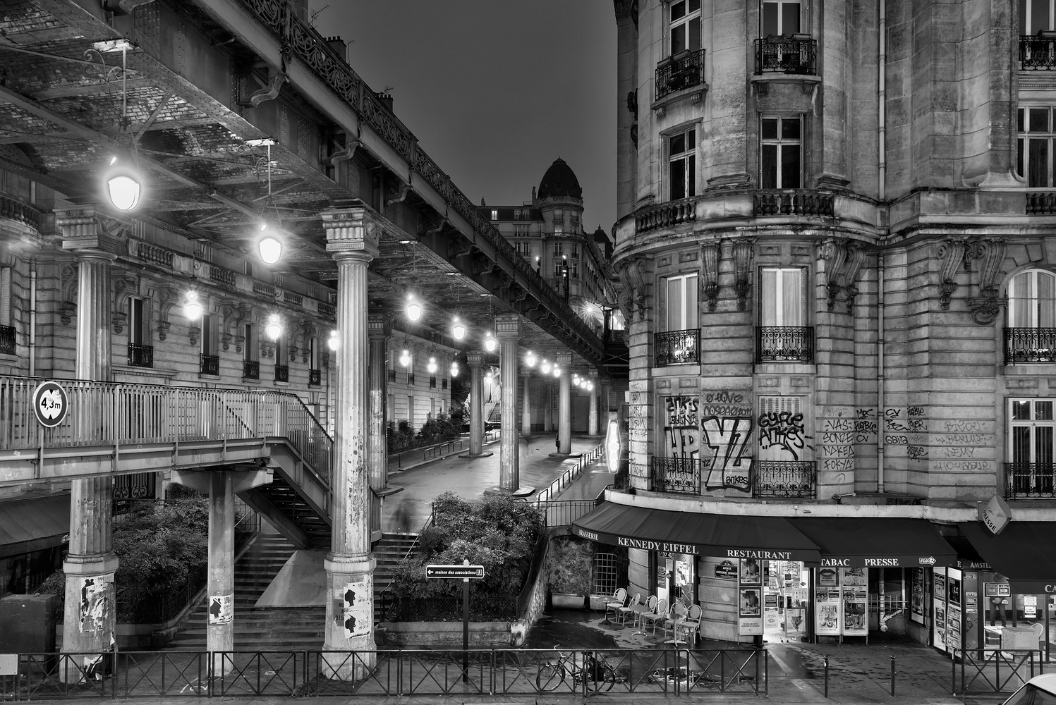 Paris intersection - Steve Gould on Fstoppers