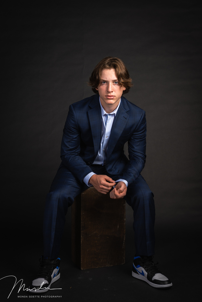 senior-pics-in-mn-monda-the-photographer - Monda Tapp on Fstoppers