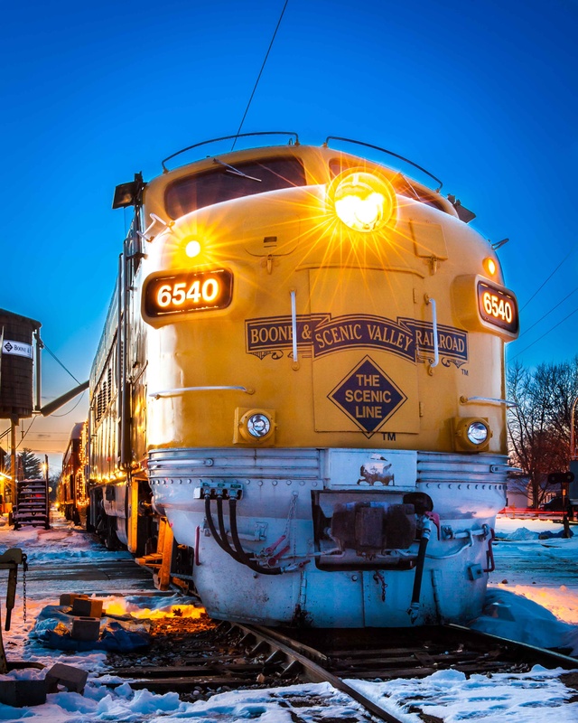 BOONE SANTA EXPRESS - Eric Beron on Fstoppers