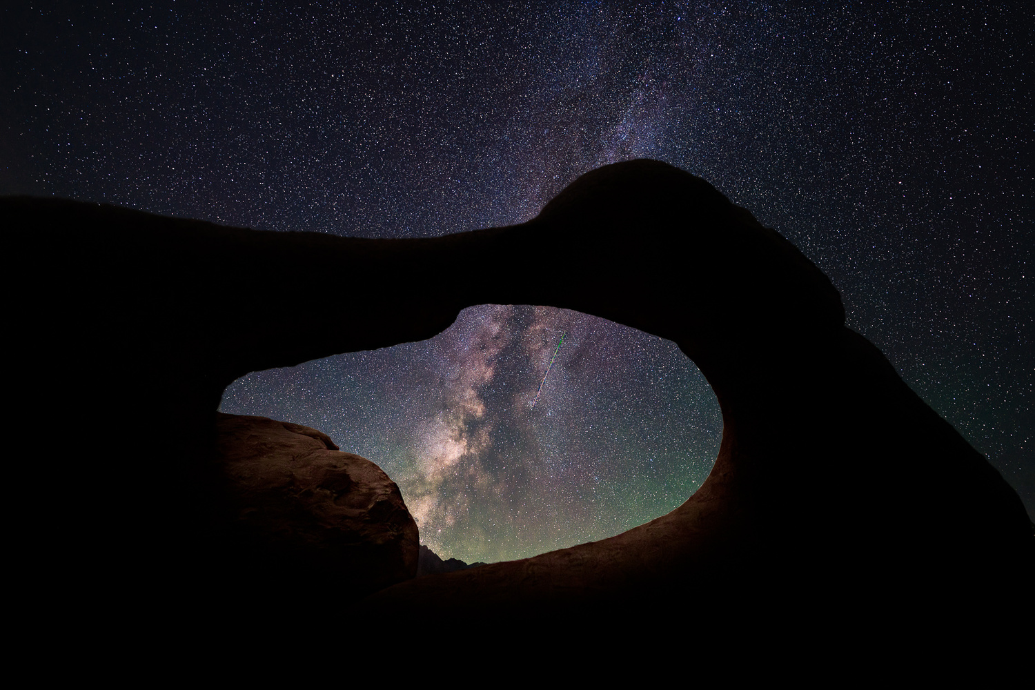 Möbius Arch Persiad and Milky Way - John Desjarlais on Fstoppers