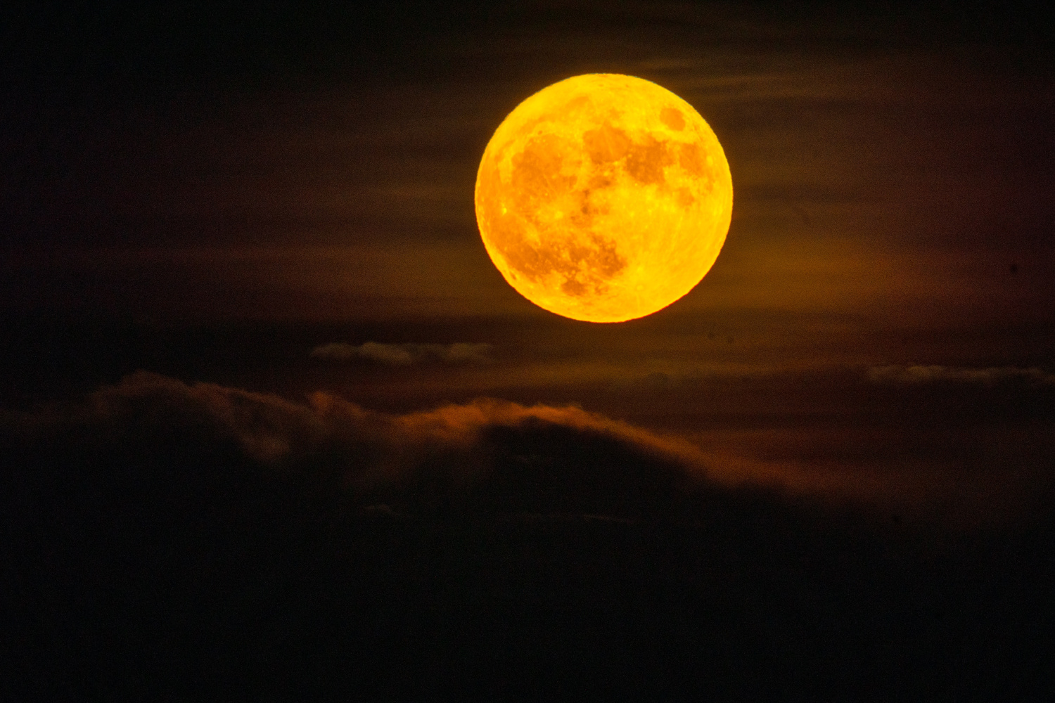 August super moon - Ronnie Harris on Fstoppers