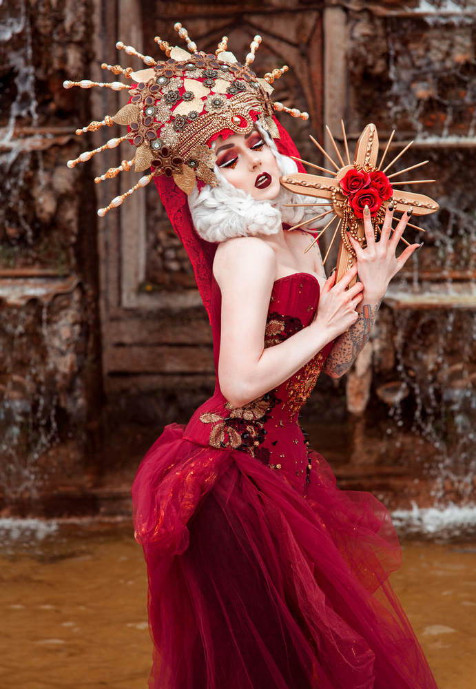 Holy Queen - Hanny Honeymoon on Fstoppers