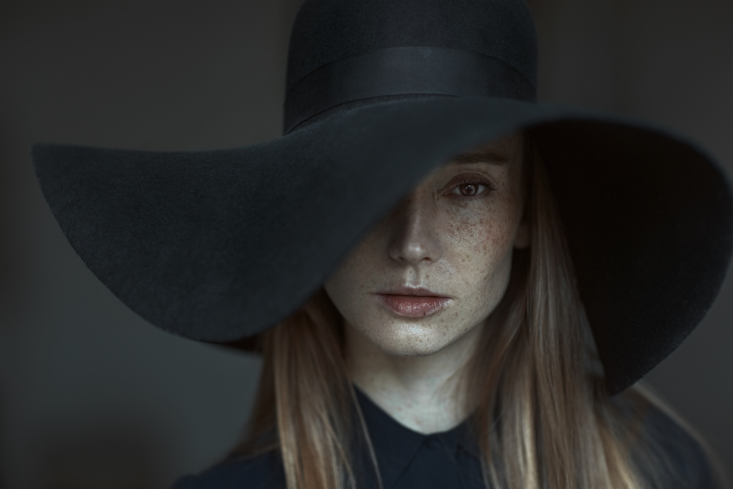woman with a hat - Martin Strauss on Fstoppers