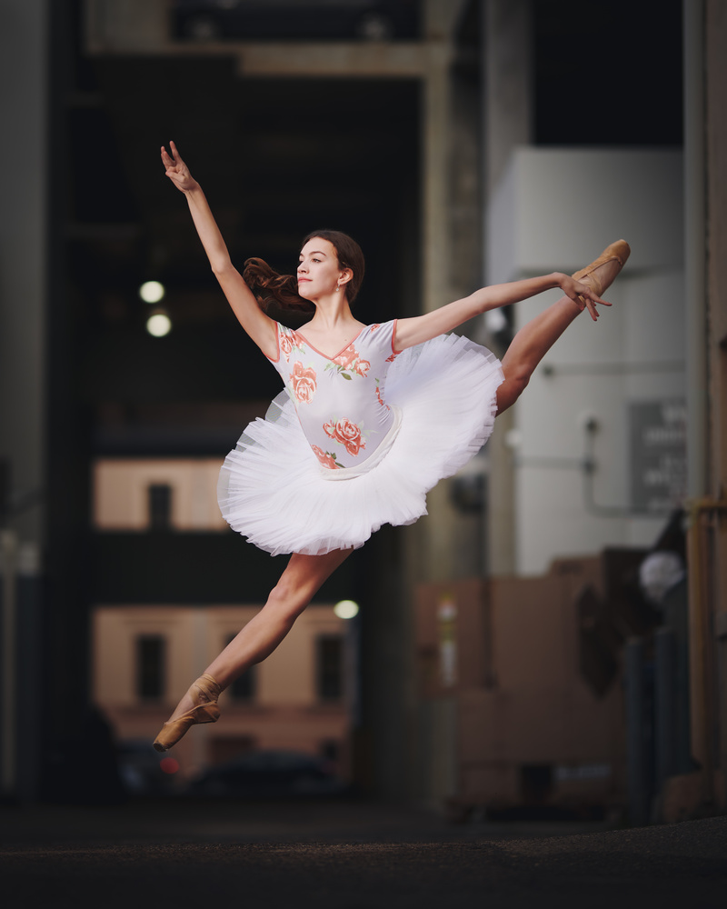 Alleyway Dance - Michael Devaney on Fstoppers