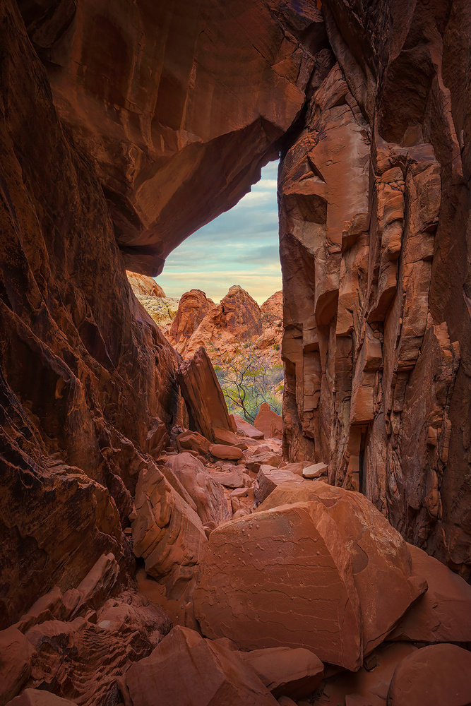 Hole in the Wall - Rex Jones on Fstoppers