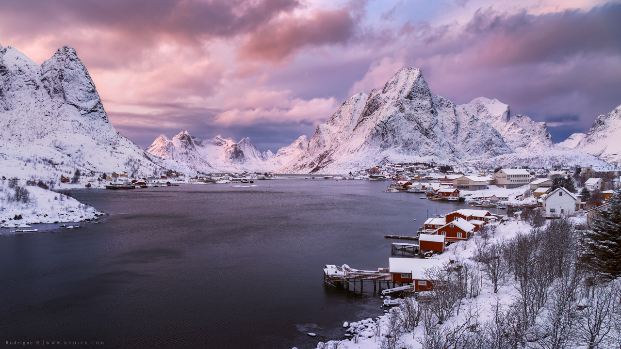 Sunset over Reine - Rodrigue El Hajj on Fstoppers