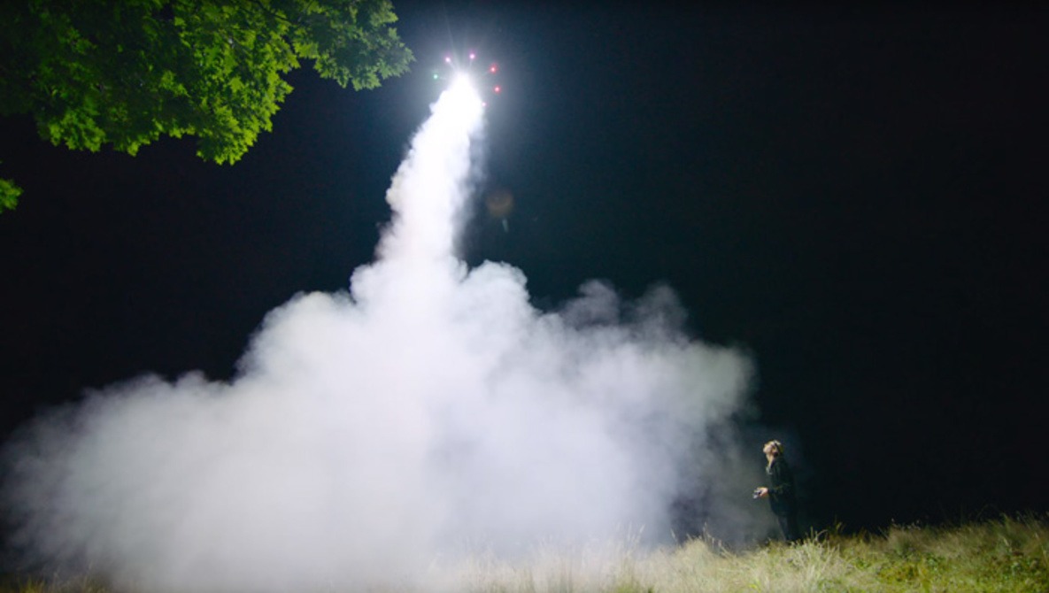 DIY Drone-Mounted 1000-Watt LED Light Provides Fantastic Nighttime ...