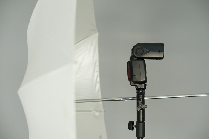 Umbrella 101 for Beginners: Bare Flash vs. Shoot Thru vs. Reflective ...