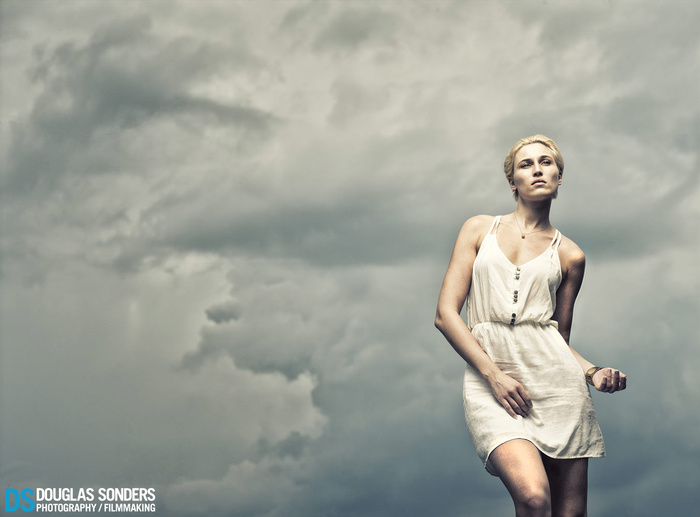 How to Shoot One Light Dramatic Portraits on Location by Yourself ...