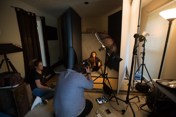 Transform Your Living Room Into A Practical Studio And Making It Work ...