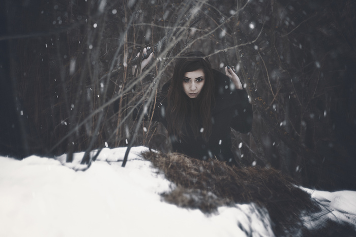 5 Ways To Keep A Model Warm When Shooting In The Snow | Fstoppers