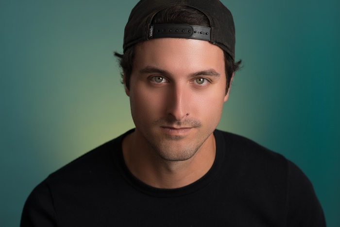 How to Easily Use Gels to Create Virtually Any Color Background | Fstoppers