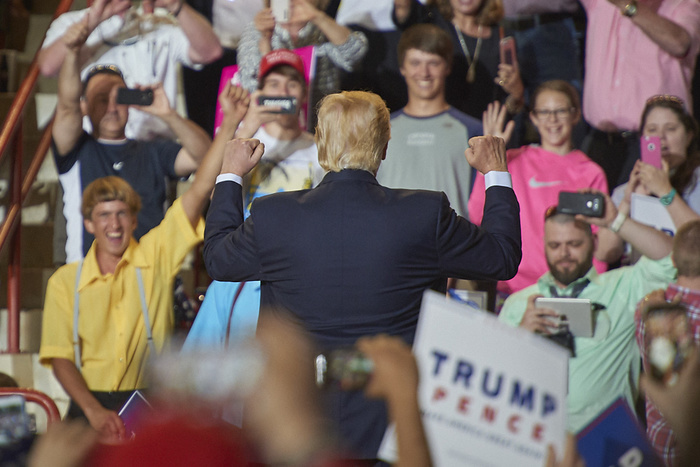 Go Behind the Scenes Photographing U.S. President Donald J. Trump ...