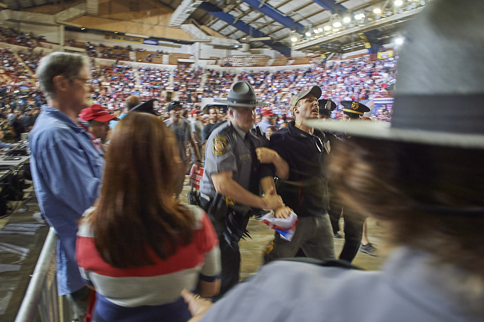 Go Behind the Scenes Photographing U.S. President Donald J. Trump ...