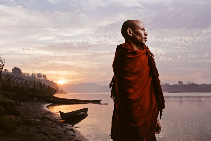 Using a Wide-Angle Lens for Portraiture | Fstoppers