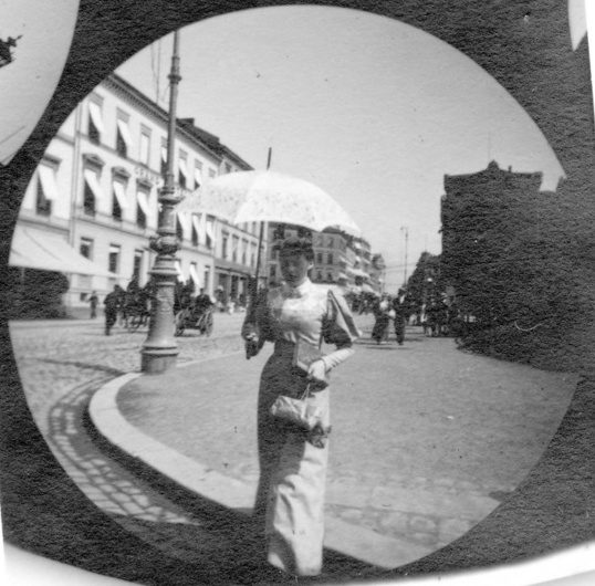 1890s Candid Street Photography Taken With a Spy Cam | Fstoppers