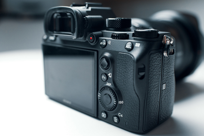 The Mirrorless Camera That Rivals the Pro DSLRs: Fstoppers Reviews the ...