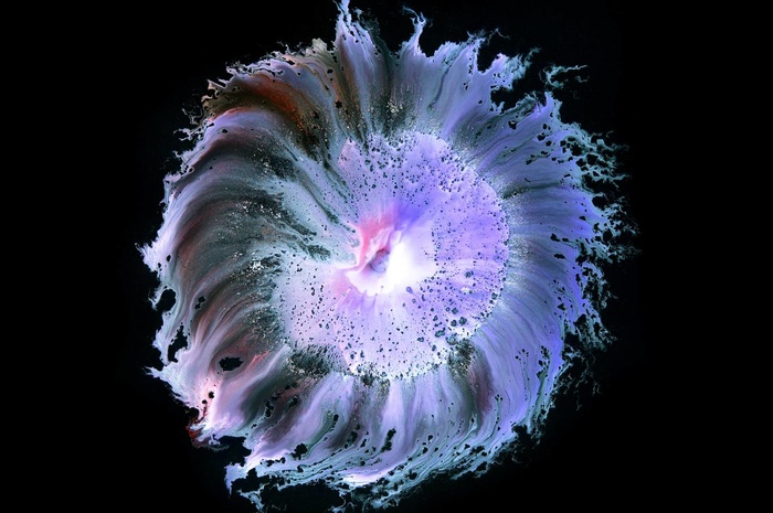 Photographer Uses Fluid and Sounds to Create Surreal Photos That Look ...