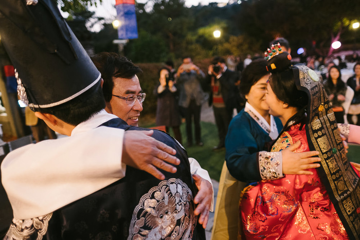 Choosing a Lens for Storytelling in Photography | Fstoppers