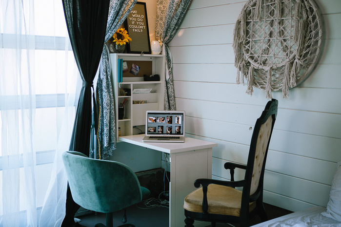 How to Create a Photo Studio Without Paying Rent | Fstoppers