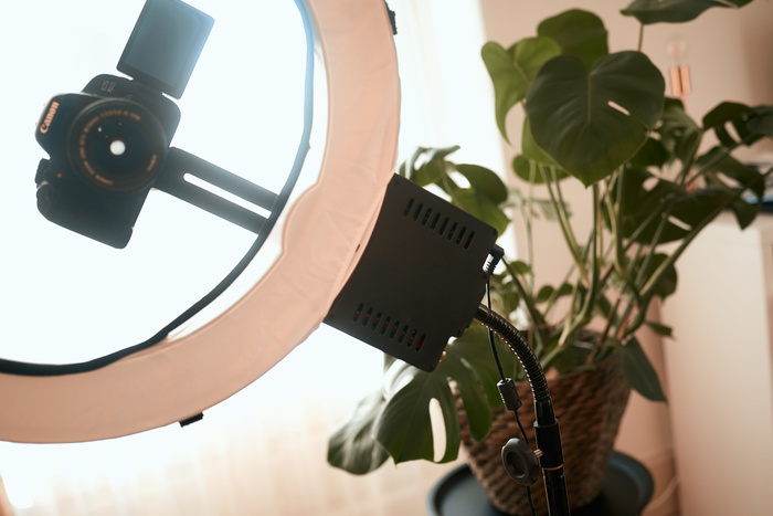 Fstoppers Reviews the Angler Circo LED Ring Light | Fstoppers