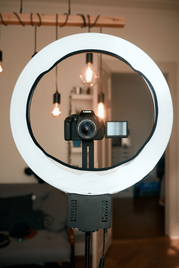 Fstoppers Reviews the Angler Circo LED Ring Light | Fstoppers