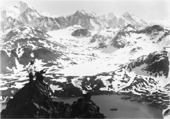 Frank Hurley With Ernest Shackleton: Photographing Antarctic Adventure ...